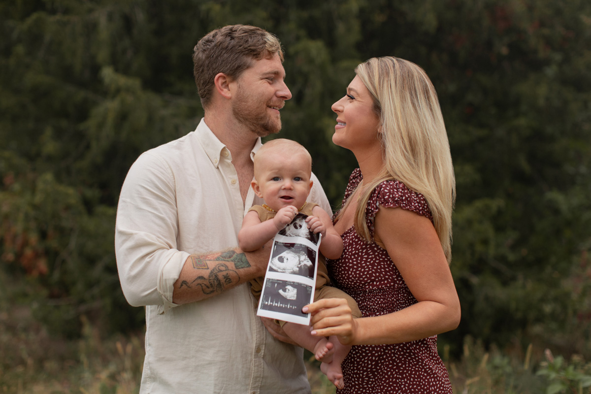Meet the Blake Family, a Foggy Sunrise Portrait Session - Kelly Heck ...