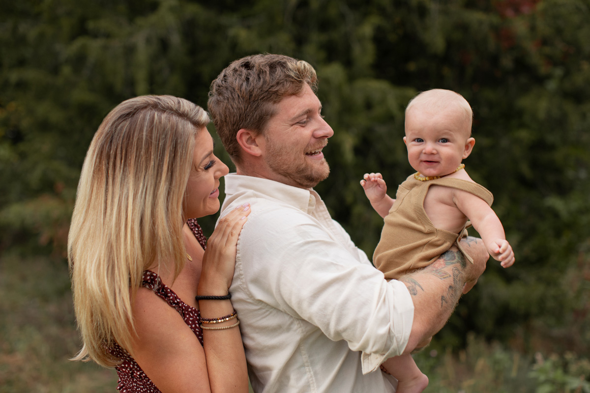 Meet the Blake Family, a Foggy Sunrise Portrait Session - Kelly Heck ...